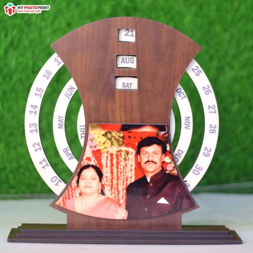 Wooden Photo Customized Calendar – MyPhotoPrint.in