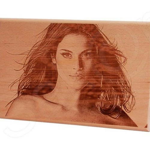 Customized Photo Engrave – MyPhotoPrint.in