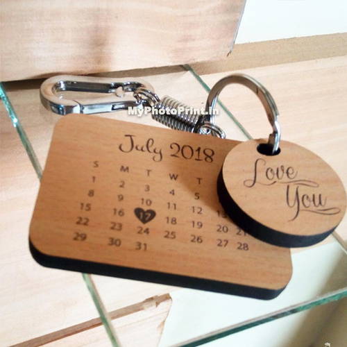 Engraved Calendar Keychain Wooden – MyPhotoPrint.in